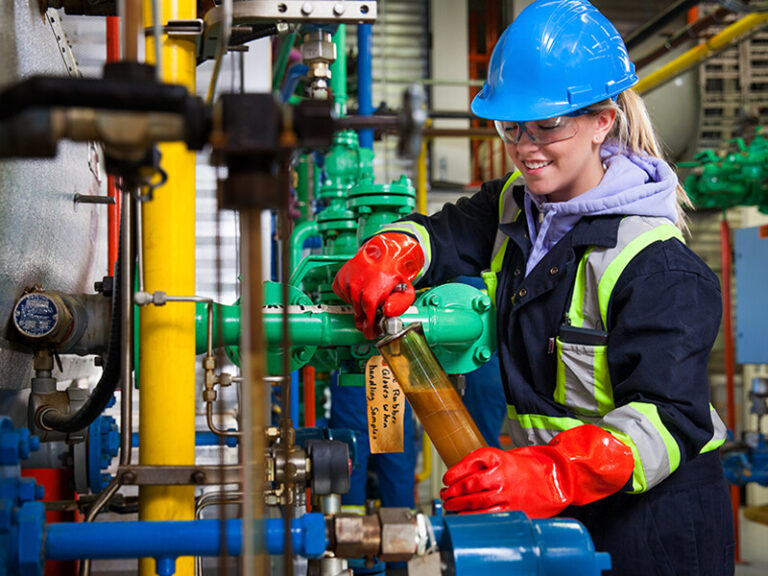 Oil Condition Testing Laboratory In Dubai , UAE - Qualitas